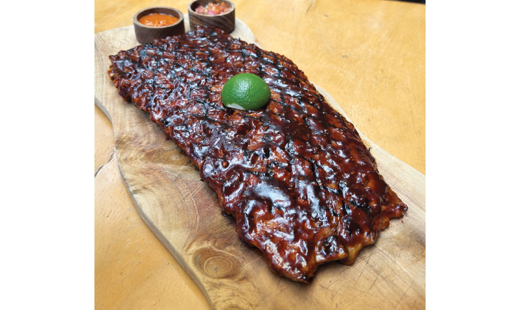 とろける柔らかさ、甘辛い特製ソース自慢のBBQポークリブが、貴方の舌を唸らせる！ - Hello Malaysia