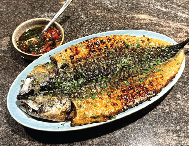 マングローブの薪の香りでいただくグリル料理 - Hello Malaysia